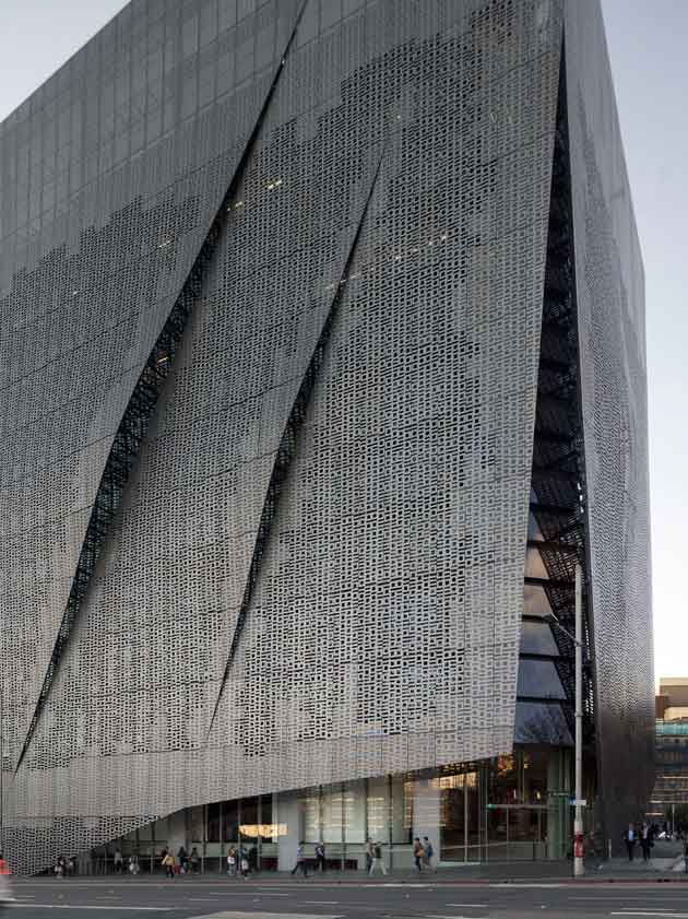 THE MATRIX BUILDING – IoArch